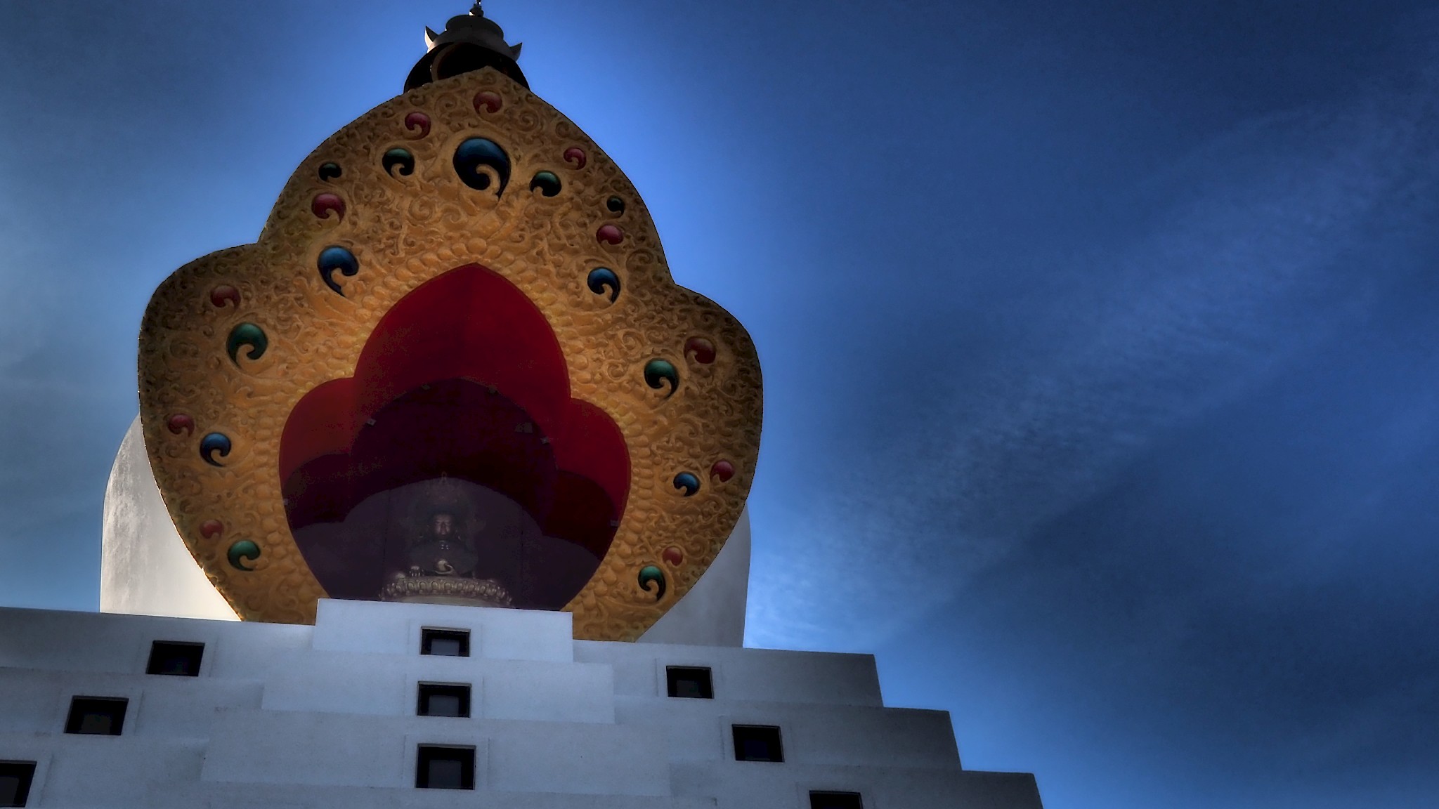 Visita ao Templo Budista Stupa Tashi Gomang - GreenTrekker.pt